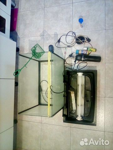 Аквариум, фильтра и бульбулятор