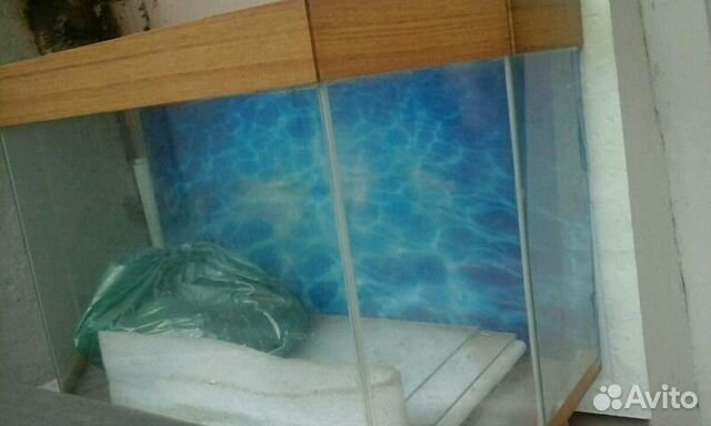 Аквариум вместимость 50-60 л вместе с камешками