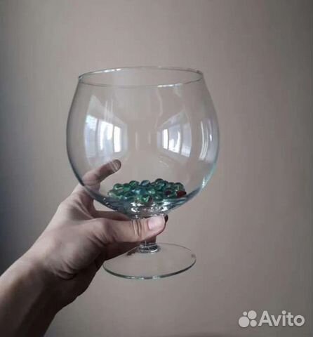 Маленький круглый аквариум бокал